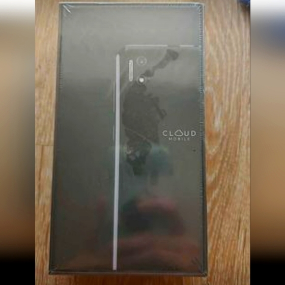 cloud mobiles | Cell Phones & Accessories | C7 Cell Phone | Poshmark